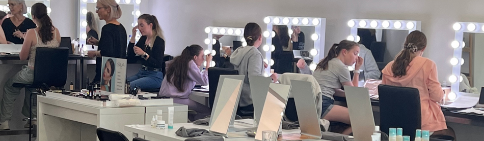 Teen Makeup Parties – Encore Beauty